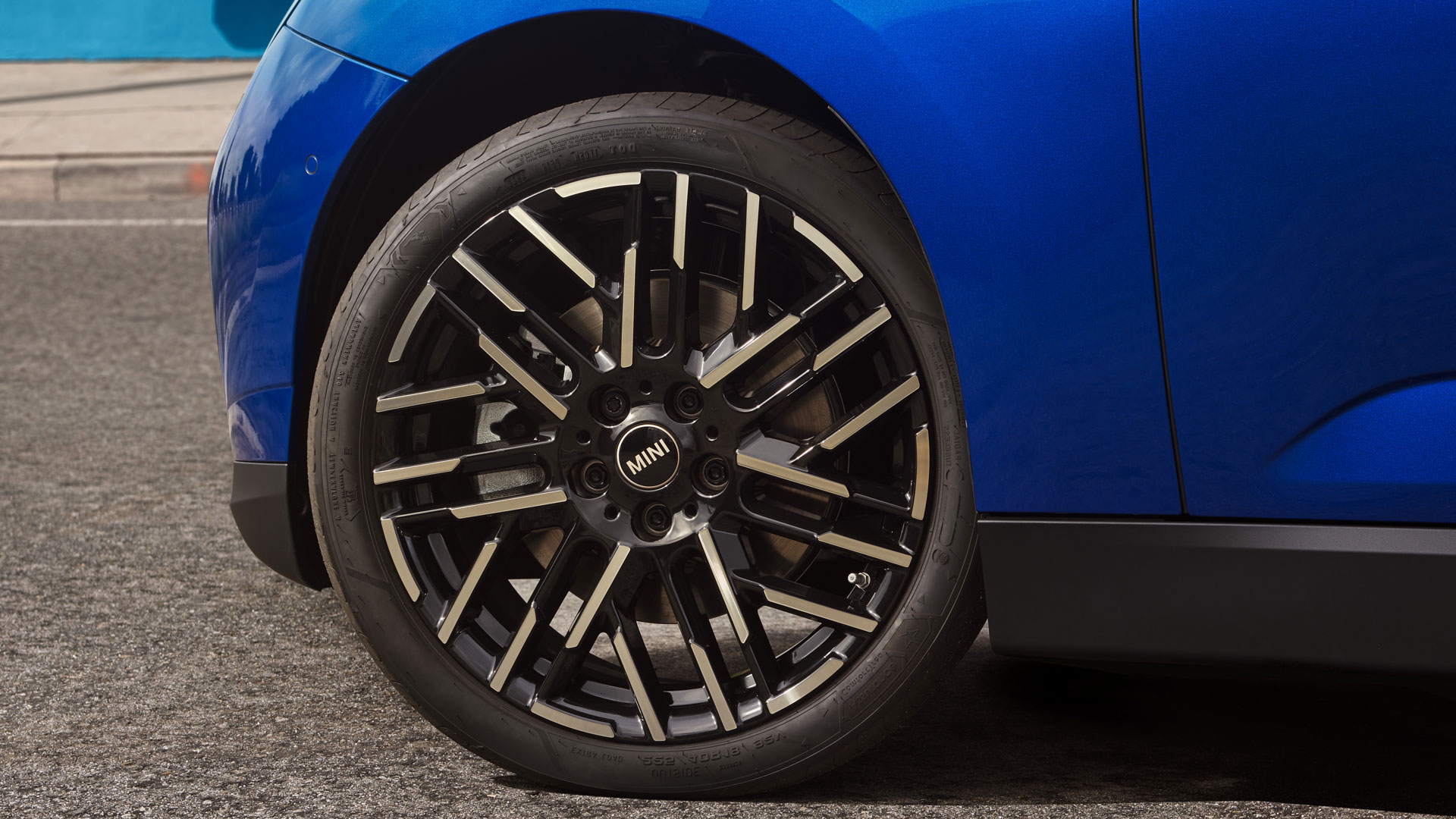 MINI Cooper 100% eléctrico neumáticos | MINI ES