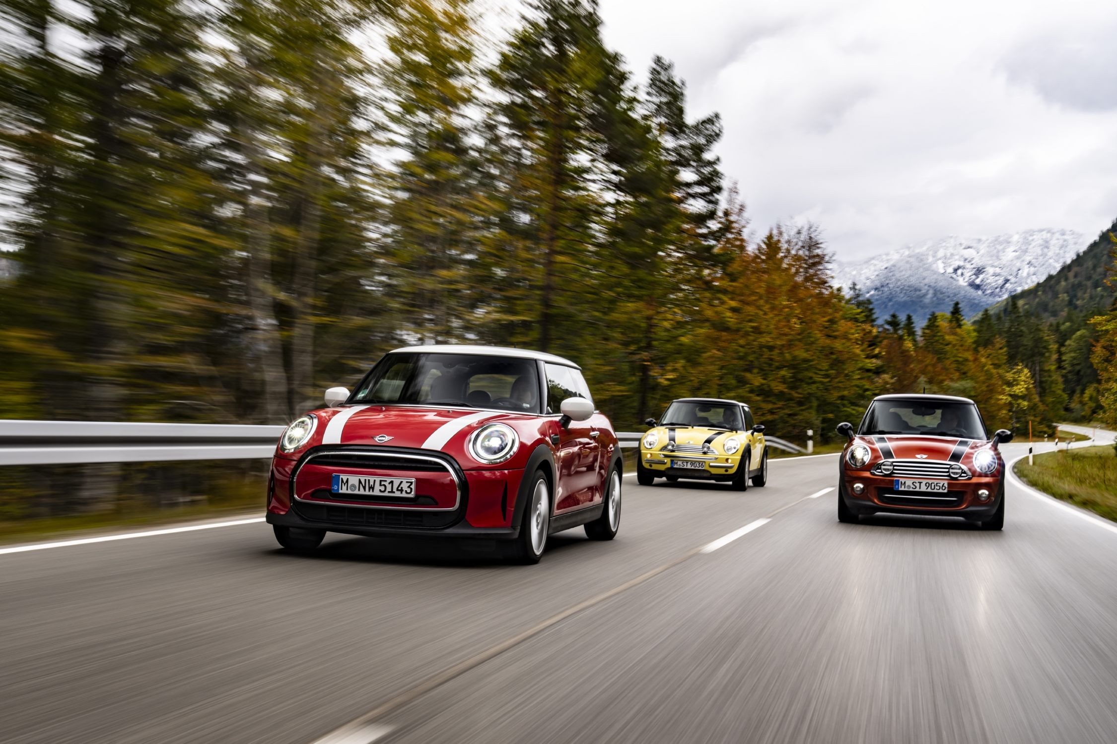 EL MINI COOPER: SINÓNIMO DE DIVERSIÓN AL VOLANTE DESDE HACE MÁS DE 60 ...